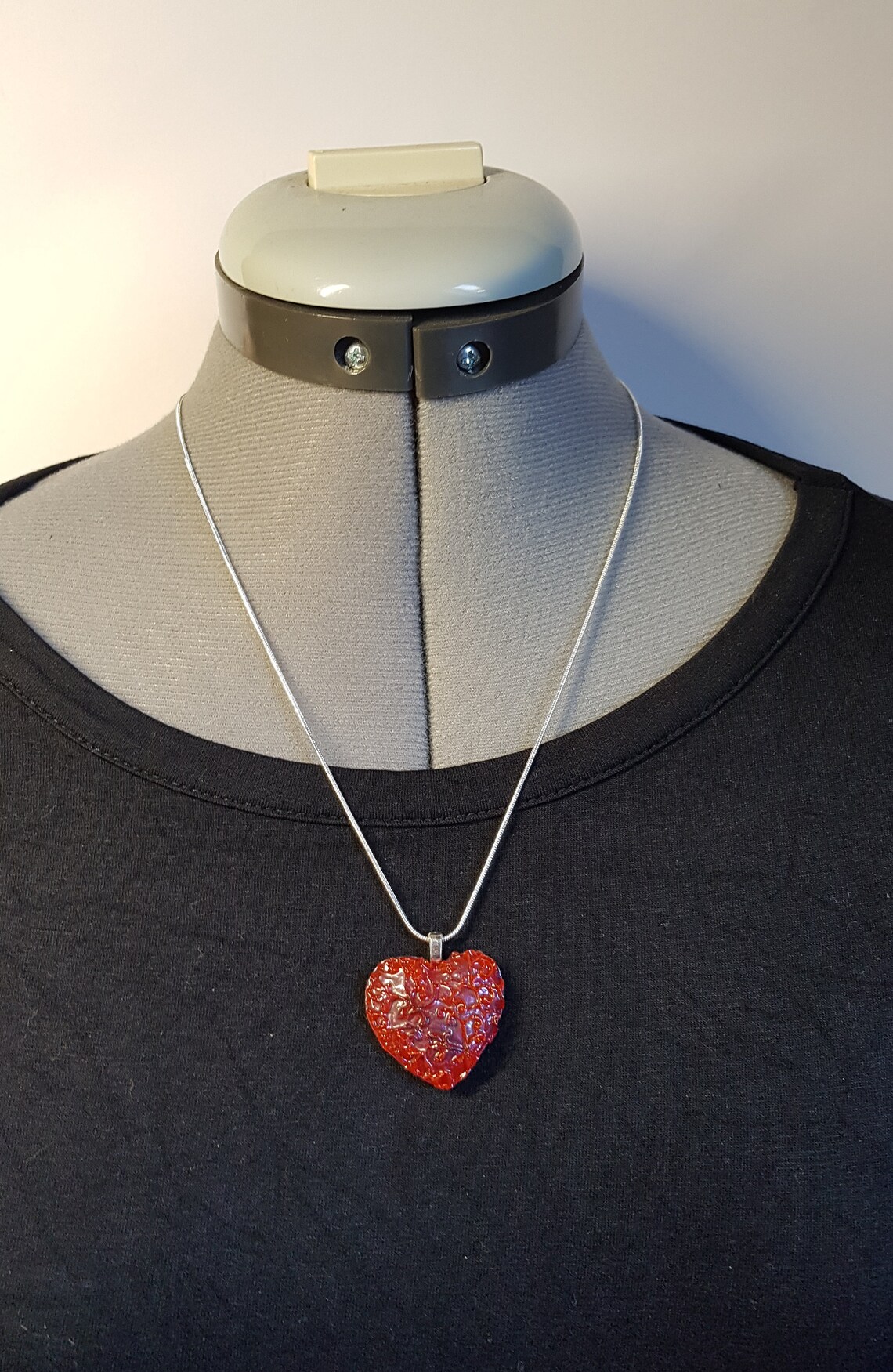 Red Filigree Heart Necklace / Valentine's Day Gift / Resin | Etsy