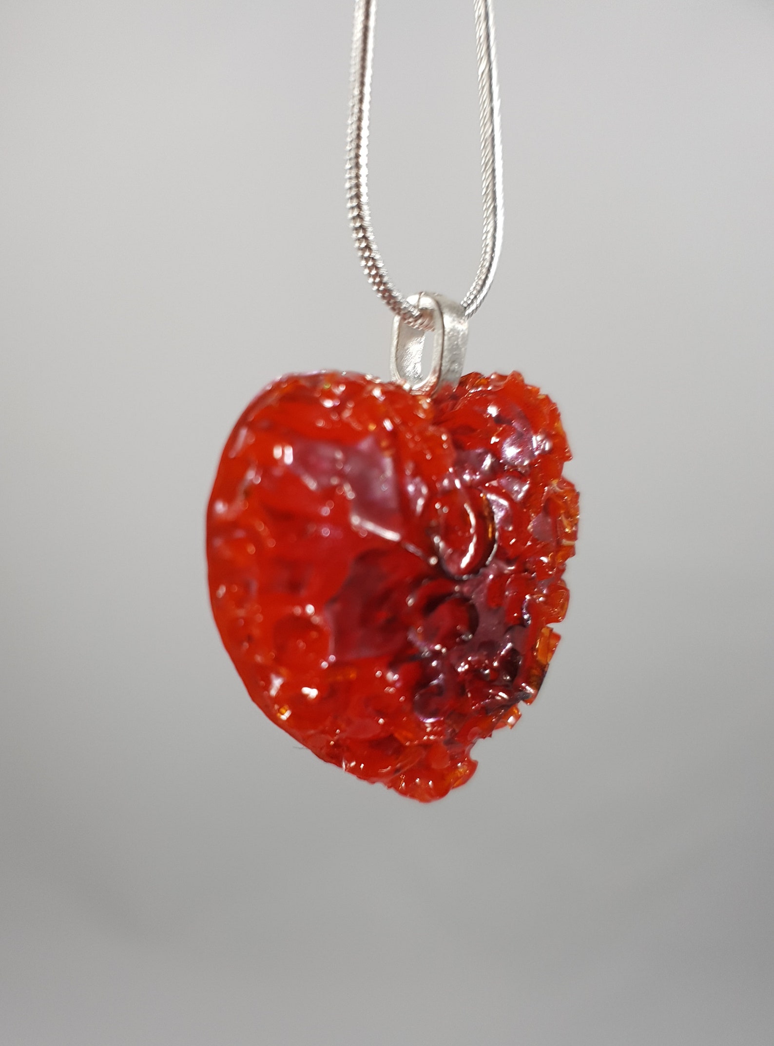 Red Filigree Heart Necklace / Valentine's Day Gift / Resin | Etsy