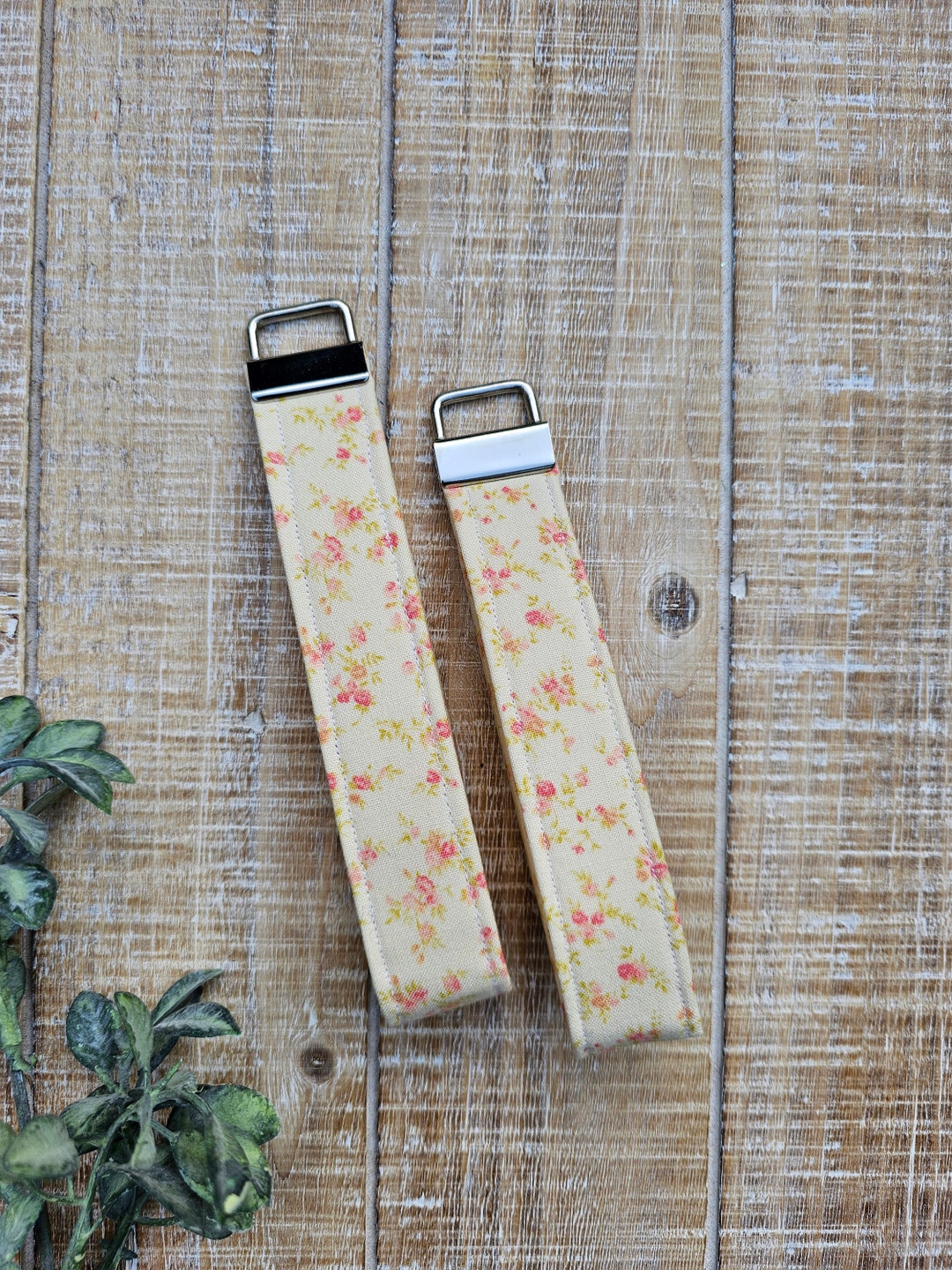 Vintage Floral Key Wristlet Key Chain Fabric Key Fob Goth Accessories ...