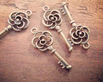 Small Vintage Key - Etsy