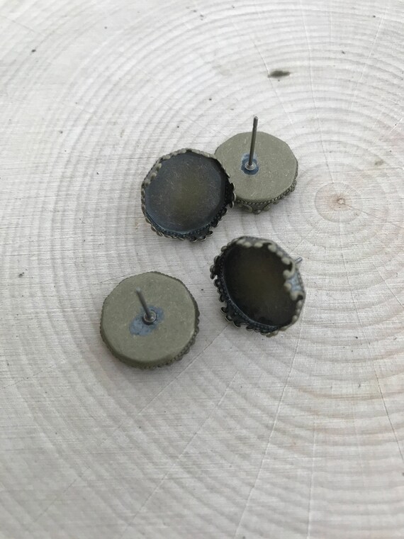 1 Small Round Push-pin Base Setting Antique Bronze Ornate | Etsy