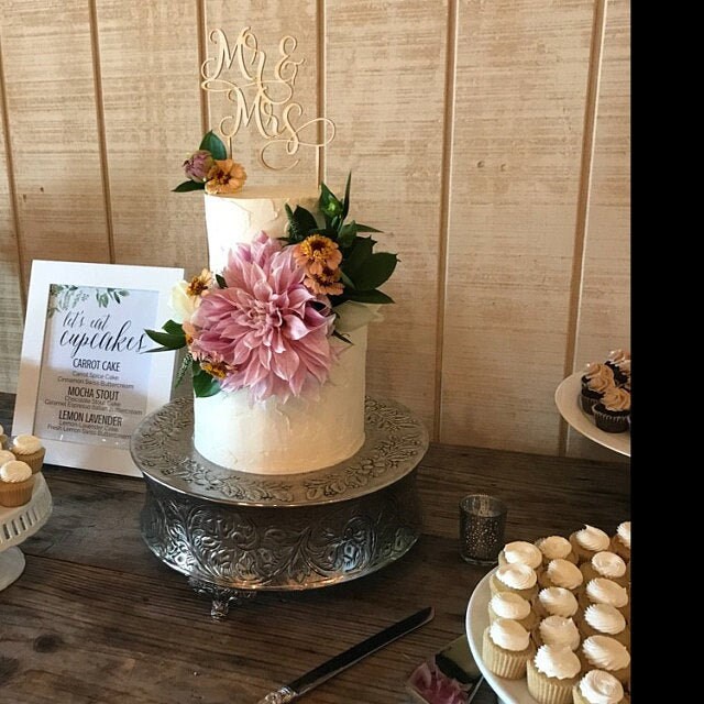 Mr and Mrs Cake Topper // Wedding Cake Topper // Bridal Shower Cake ...