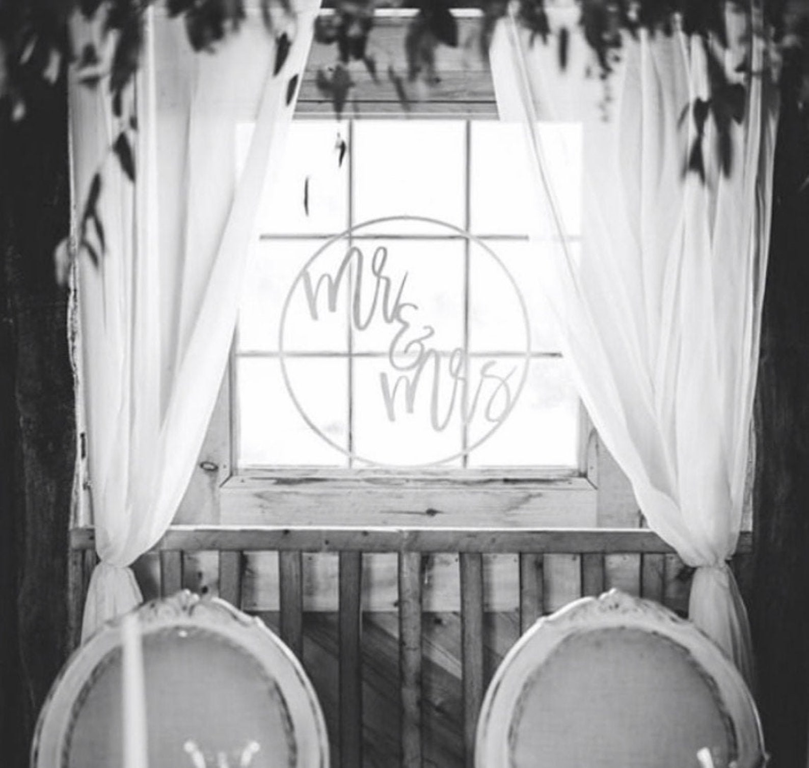 Mr & Mrs Circle Sign / Wedding Sign / Mr and Mrs Sign / Mr and | Etsy