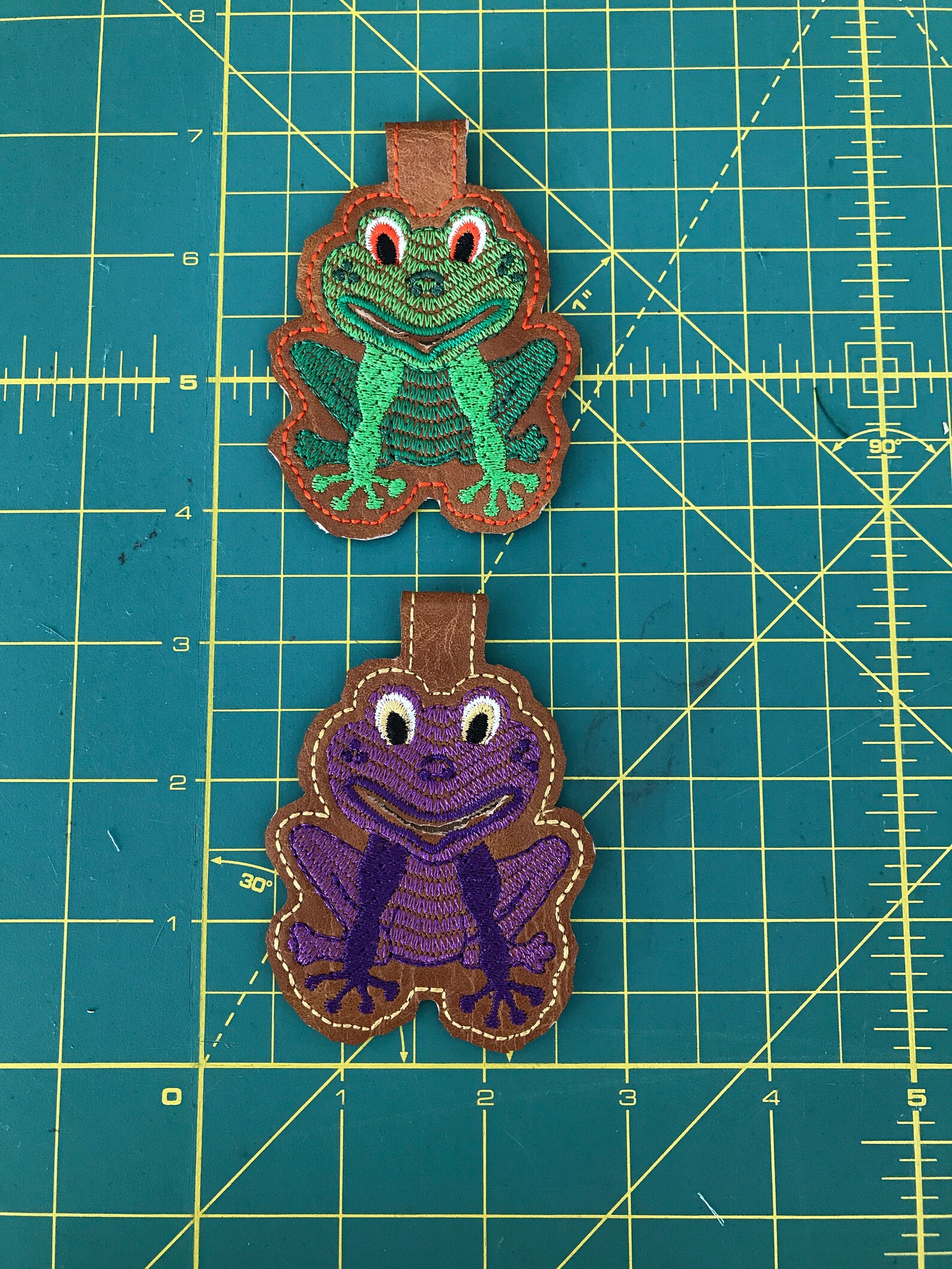 Frog Key Fob Embroidery Design ITH Frog Key Fob With Quarter - Etsy