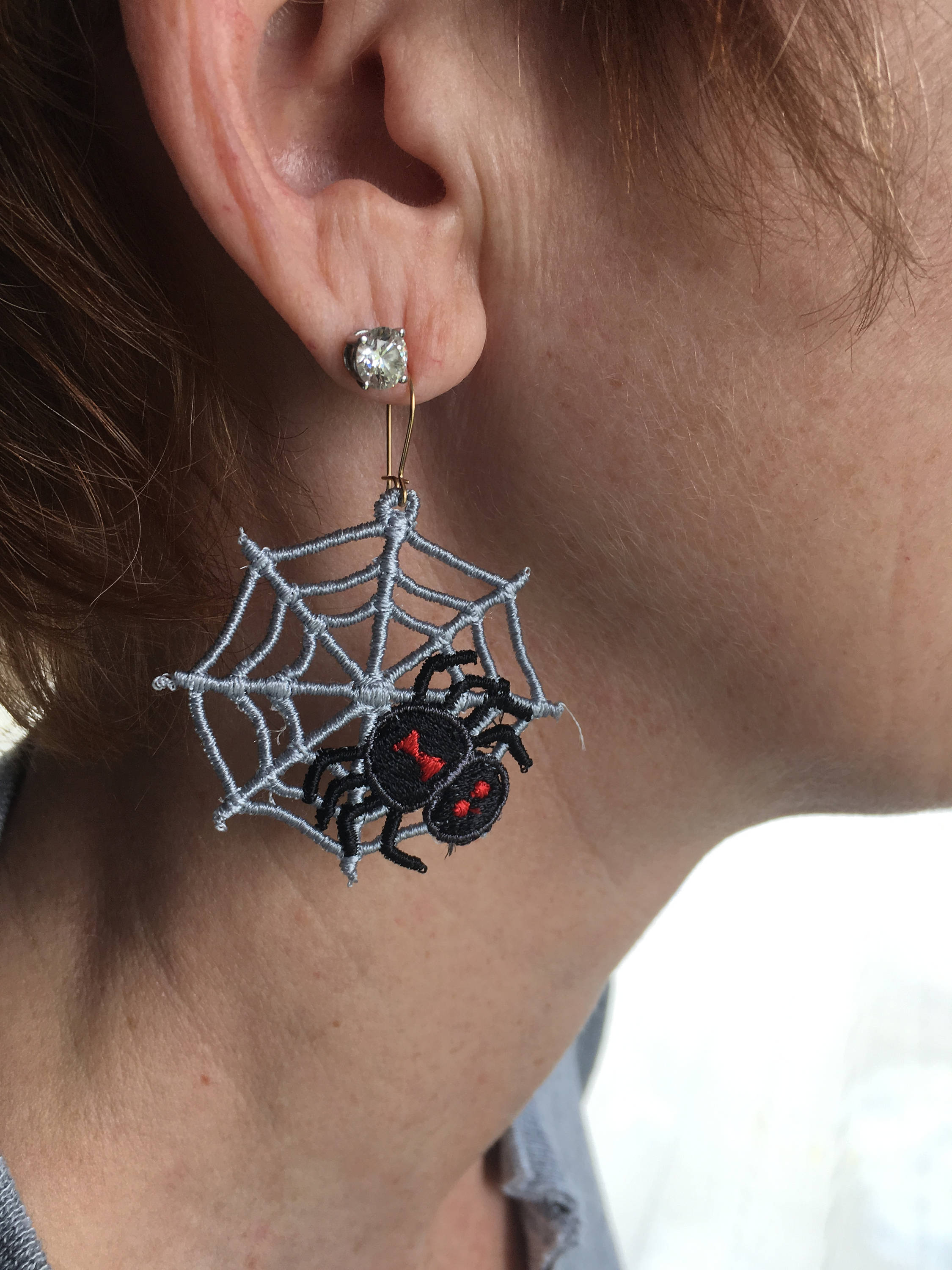 FSL Spider Web Earrings - 4 Spider Webs in a 4x4 Hoop - Spider Web With ...