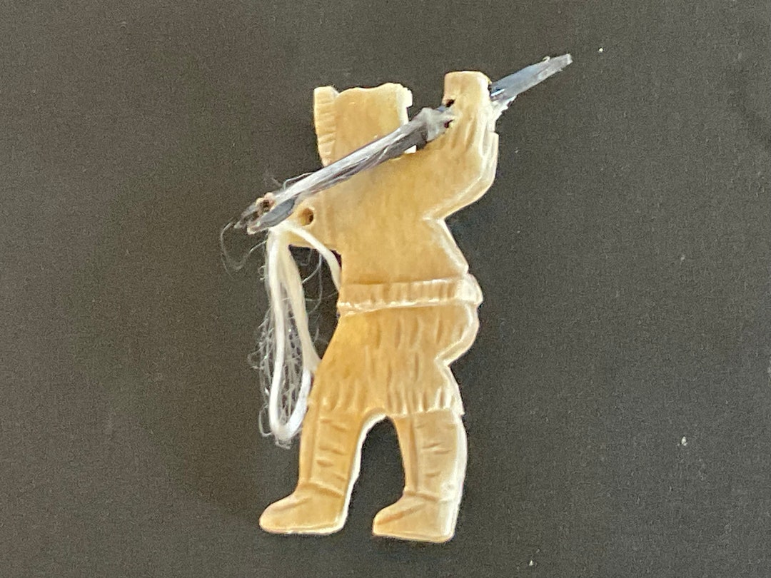 Vtg Alaskan Art Jewelry Inuit Eskimo Brooch Hand Carved Traditional ...