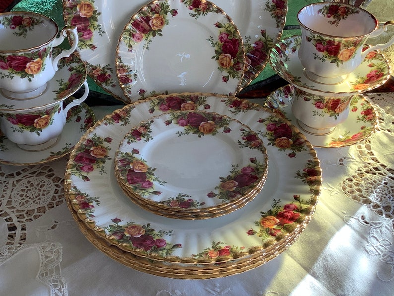 Royal Albert Old Country Roses dinner set for 4 places dinner | Etsy
