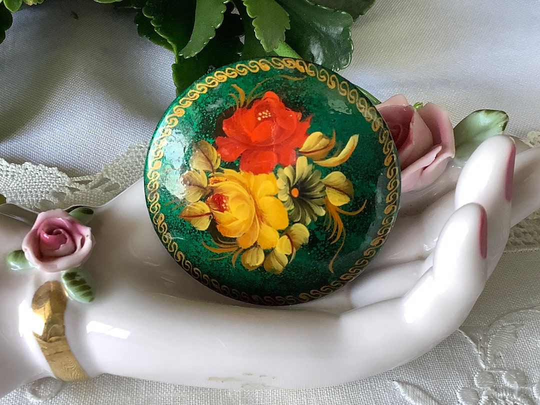 Beautiful Victorian Style Medallion Brooch Flower Bouquet Hand Painted ...