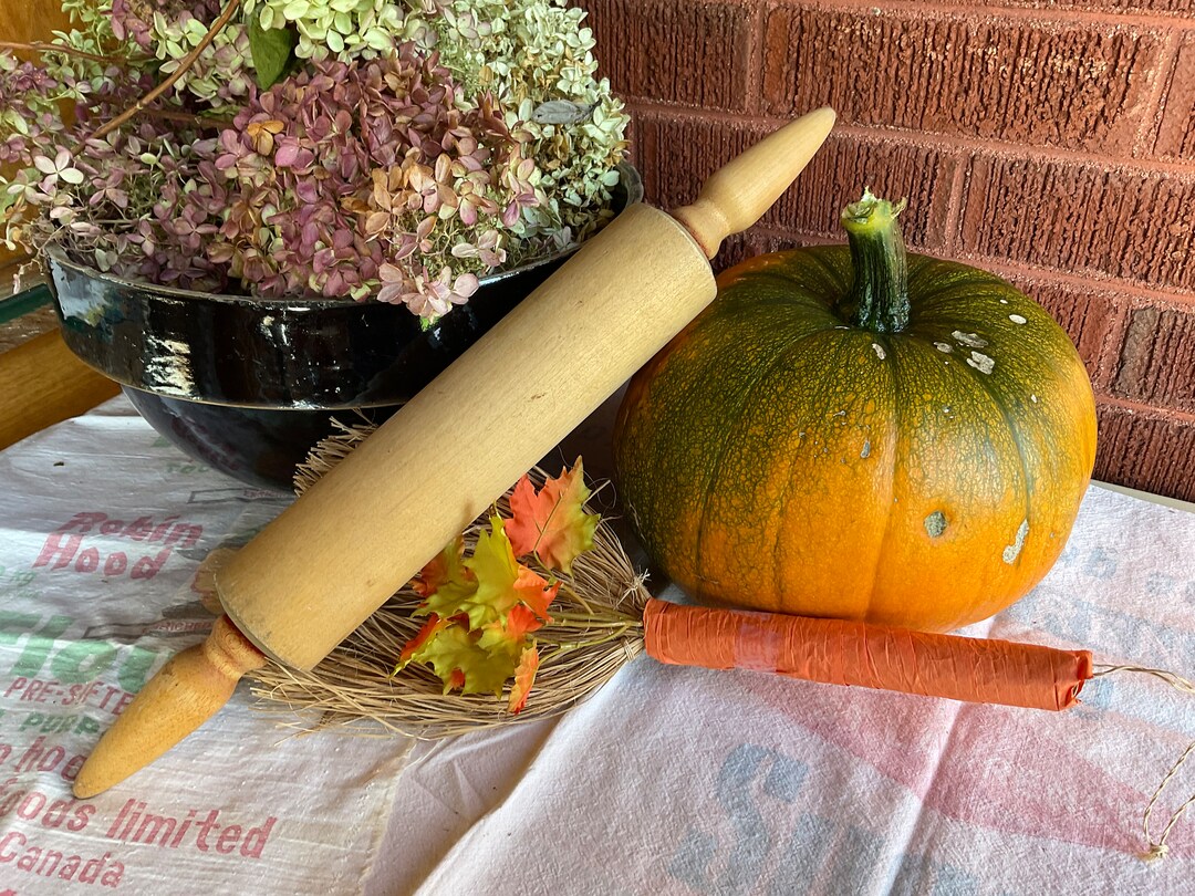 Vintage Wooden Rolling Pin Pie Roller Kitchen Display Treenware Mid ...