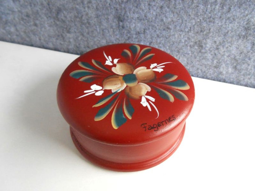 Round Wooden Trinket Box / Hand Made and Hand Painted Rosemaling ...