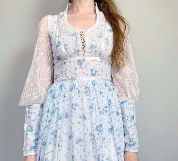 Vintage Gunne Sax dress | white blue floral corset lace-up Vintage Gunne Sax dress | white blue floral corset lace-up
