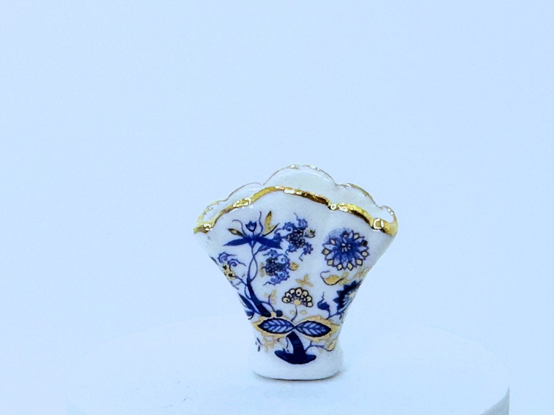 Reutter Porcelain Dollhouse Miniature Porcelain Hand-painted Vase 1:12 ...