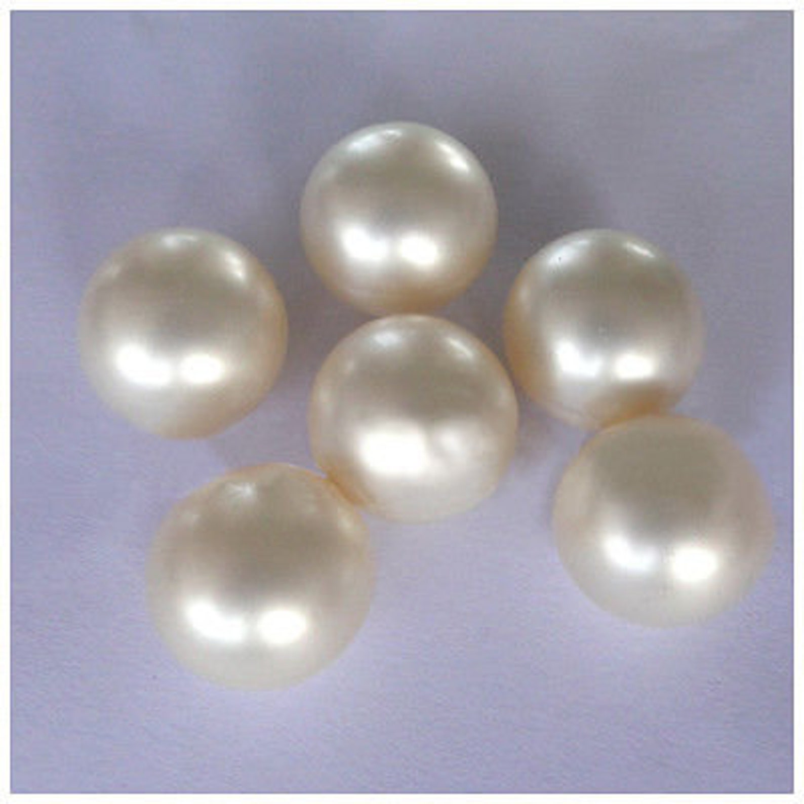 Pearly White Circular 3.9g Bath Oil Beads Floral Fragrance Bath Pearls ...