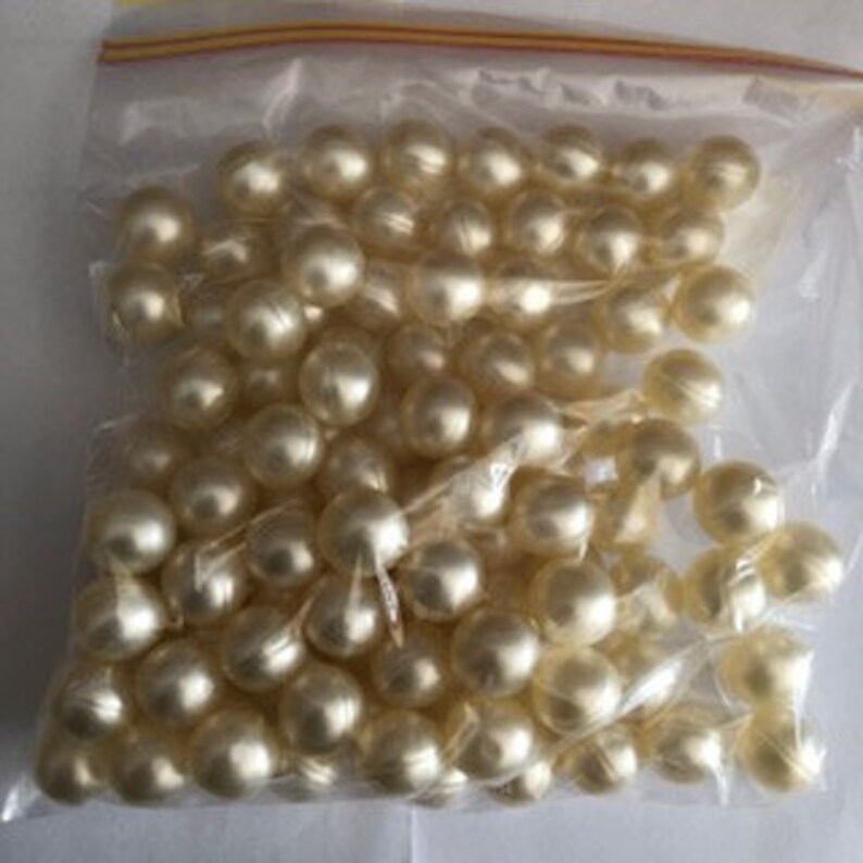 Pearly White Circular 3.9g Bath Oil Beads Floral Fragrance Bath Pearls ...