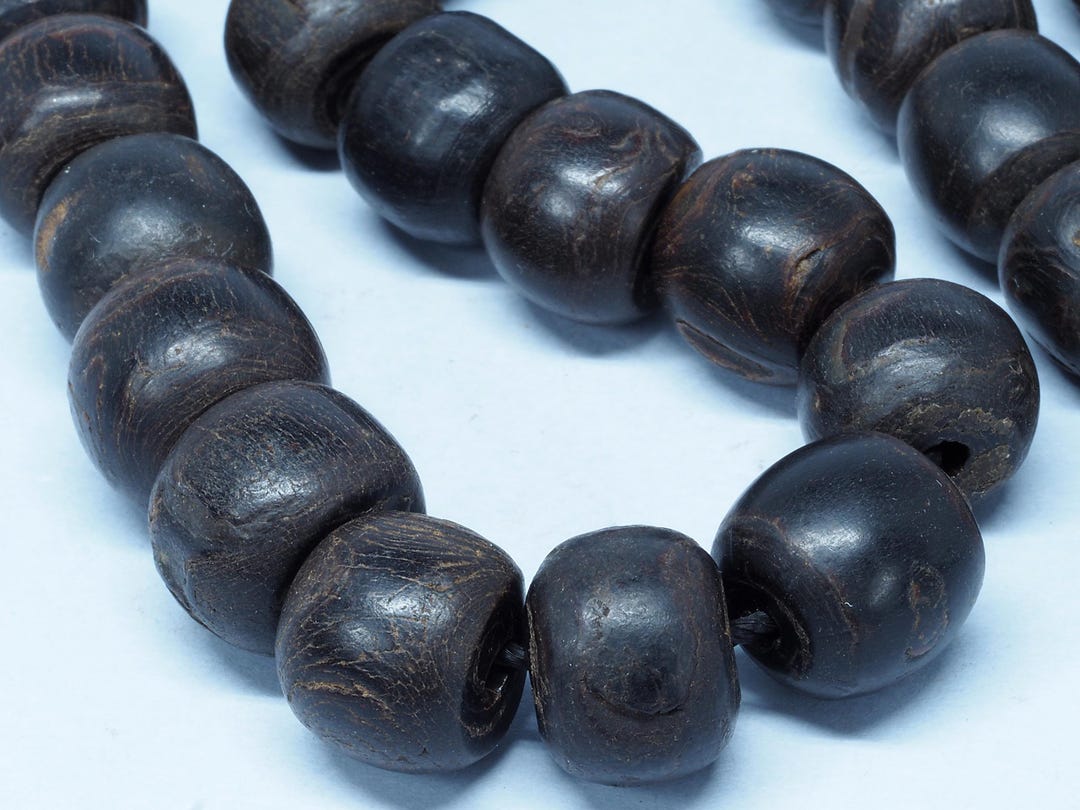 33 Antique Black Coral Yusr Beads Strand. 14’’. Yemen. Tribal, Ethnic ...