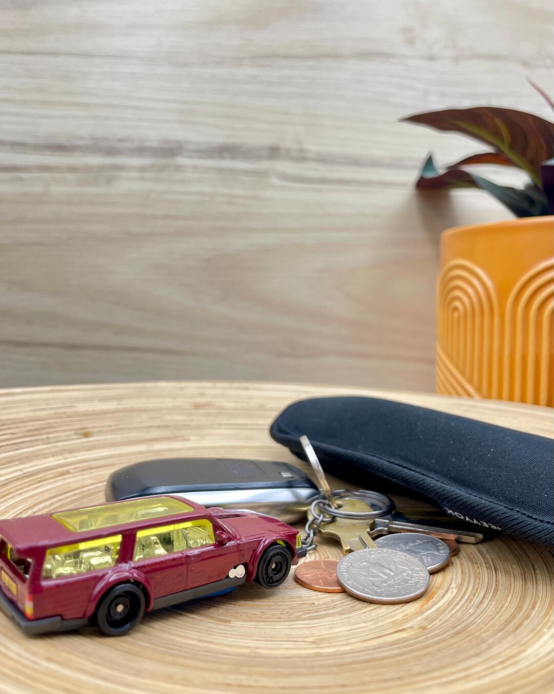 1:64 Volvo 240 Drift Wagon Diecast Car Keychain Personalized Car Charm ...