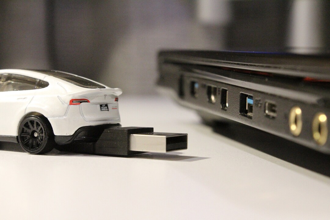 1:64 Tesla Model Y Diecast USB Flash Drive Handmade Custom Accessory ...