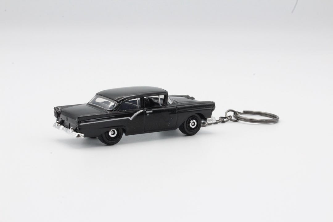 1:64 Ford Custom 300 Custom Car Keychain Diecast Toy Retro Collectible ...