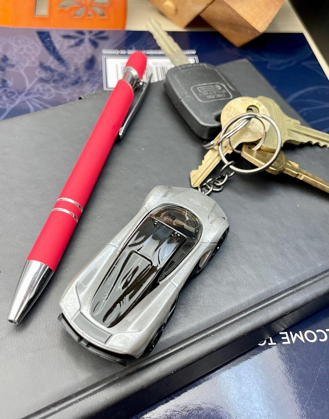 1:64 Aston Martin Valhalla Custom Keychain Personalized Diecast Car Key ...