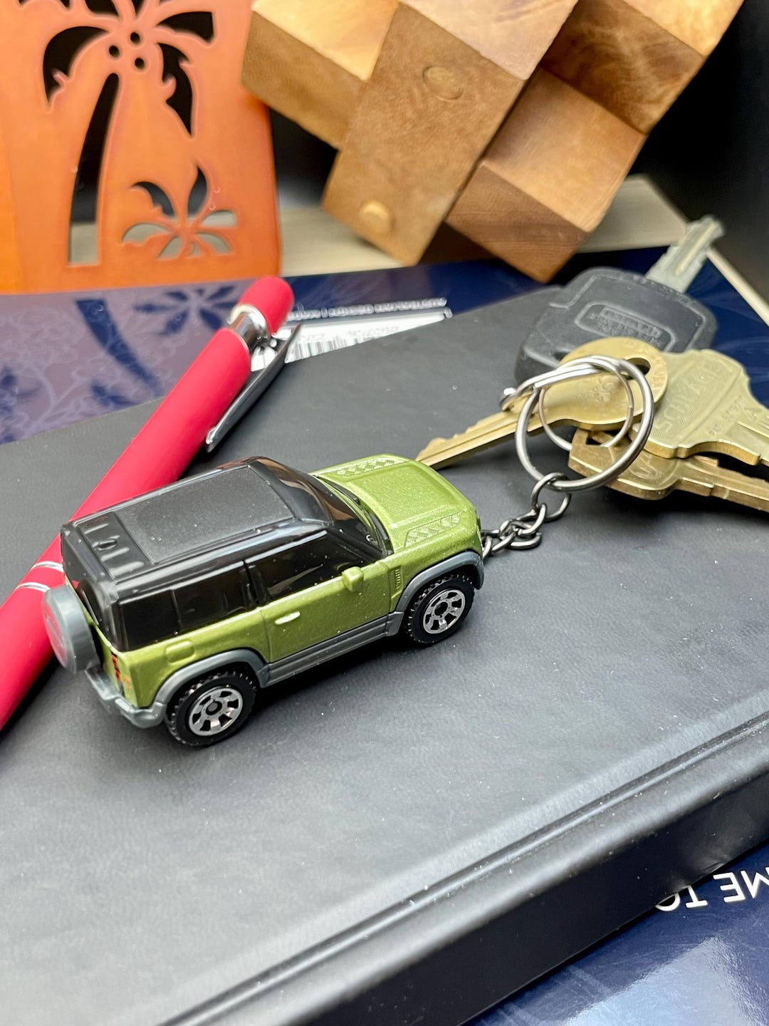 1:64 Land Rover Defender 90 Custom Keychain Personalized Diecast Car ...