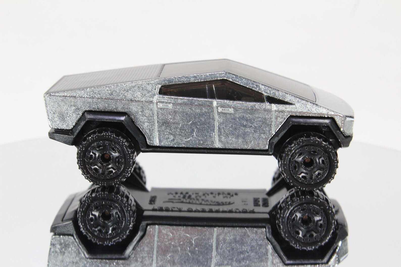 Tesla Cybertruck Fidget Keychain Bag Charm | Etsy