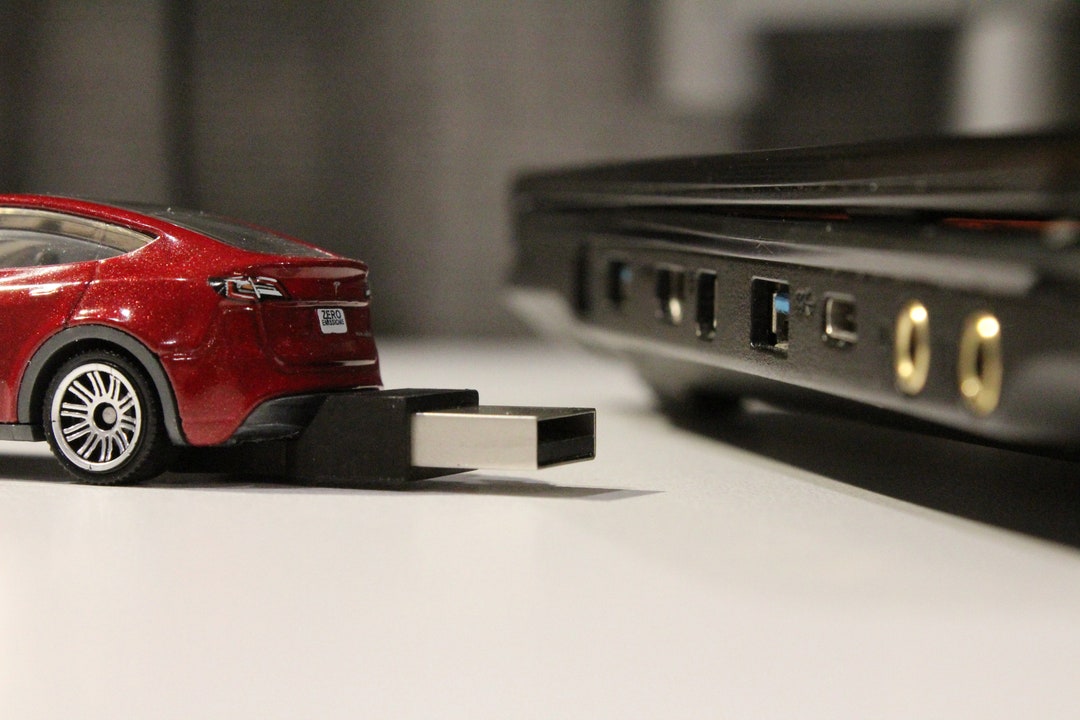 1:64 Tesla Model Y Diecast USB Flash Drive Handmade Custom Accessory ...