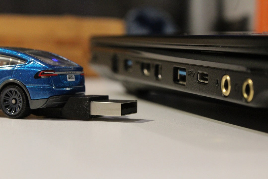 Tesla Model X Deep Blue Metallic USB Flash Drive Gift Idea for Geek ...