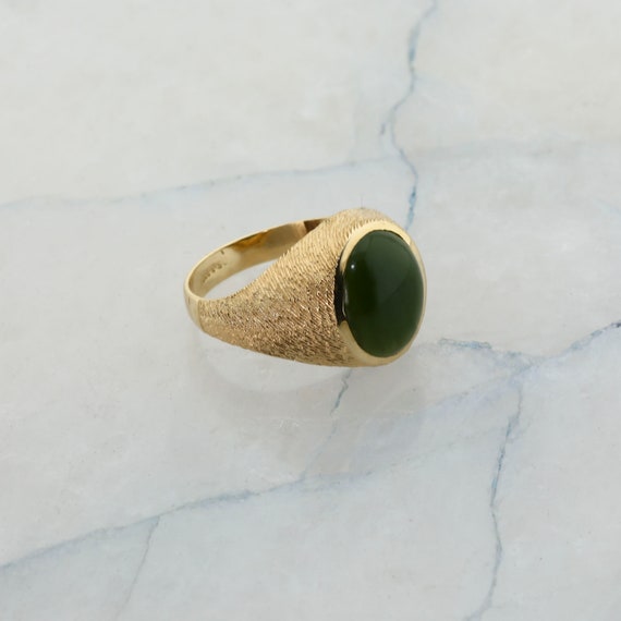 10K Yellow Gold Nephrite Jade Ring Circa 1970, Size 10 - Gem