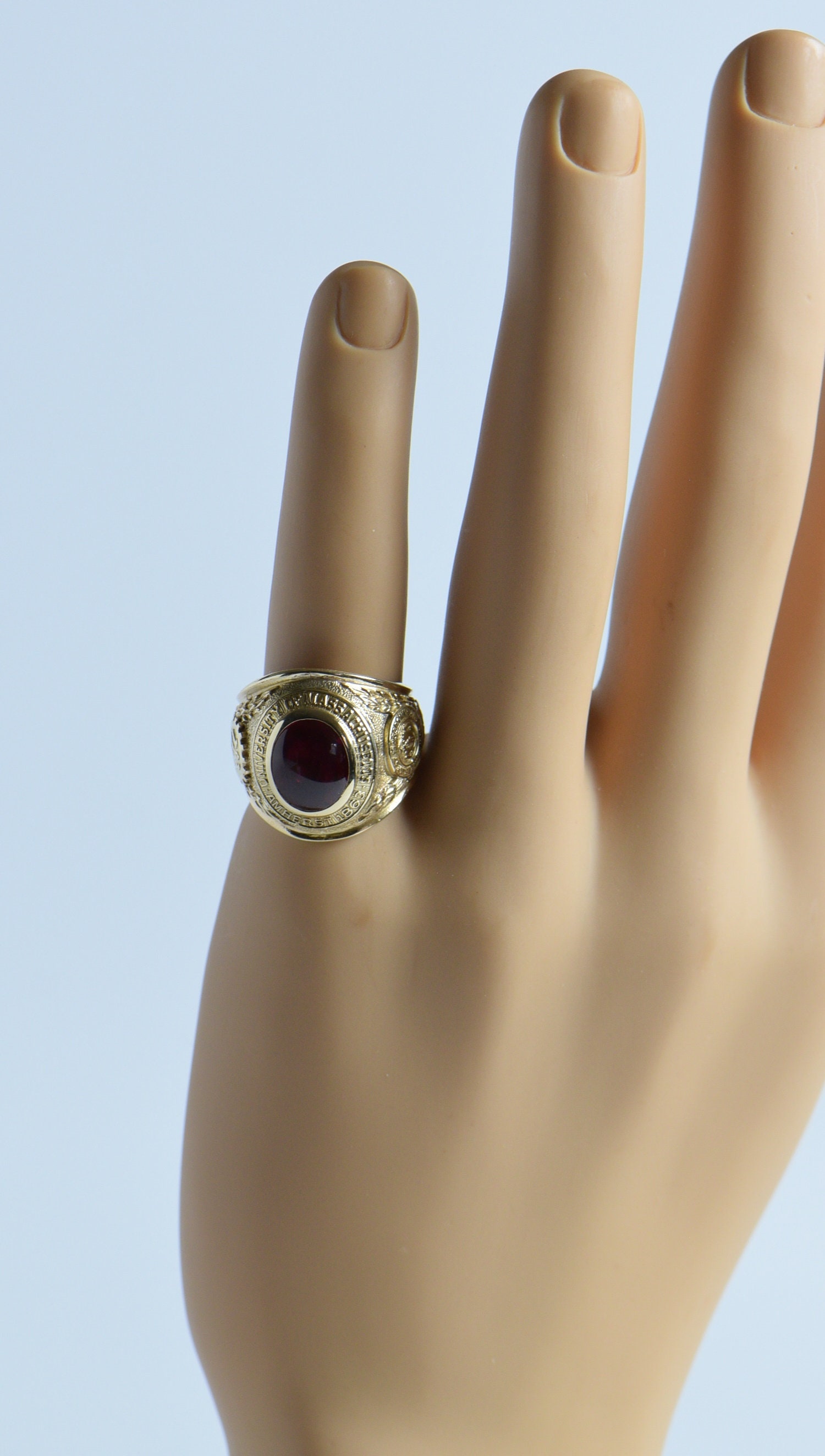 10K Yellow Gold University of Massachusetts Amherst Class Ring | Etsy