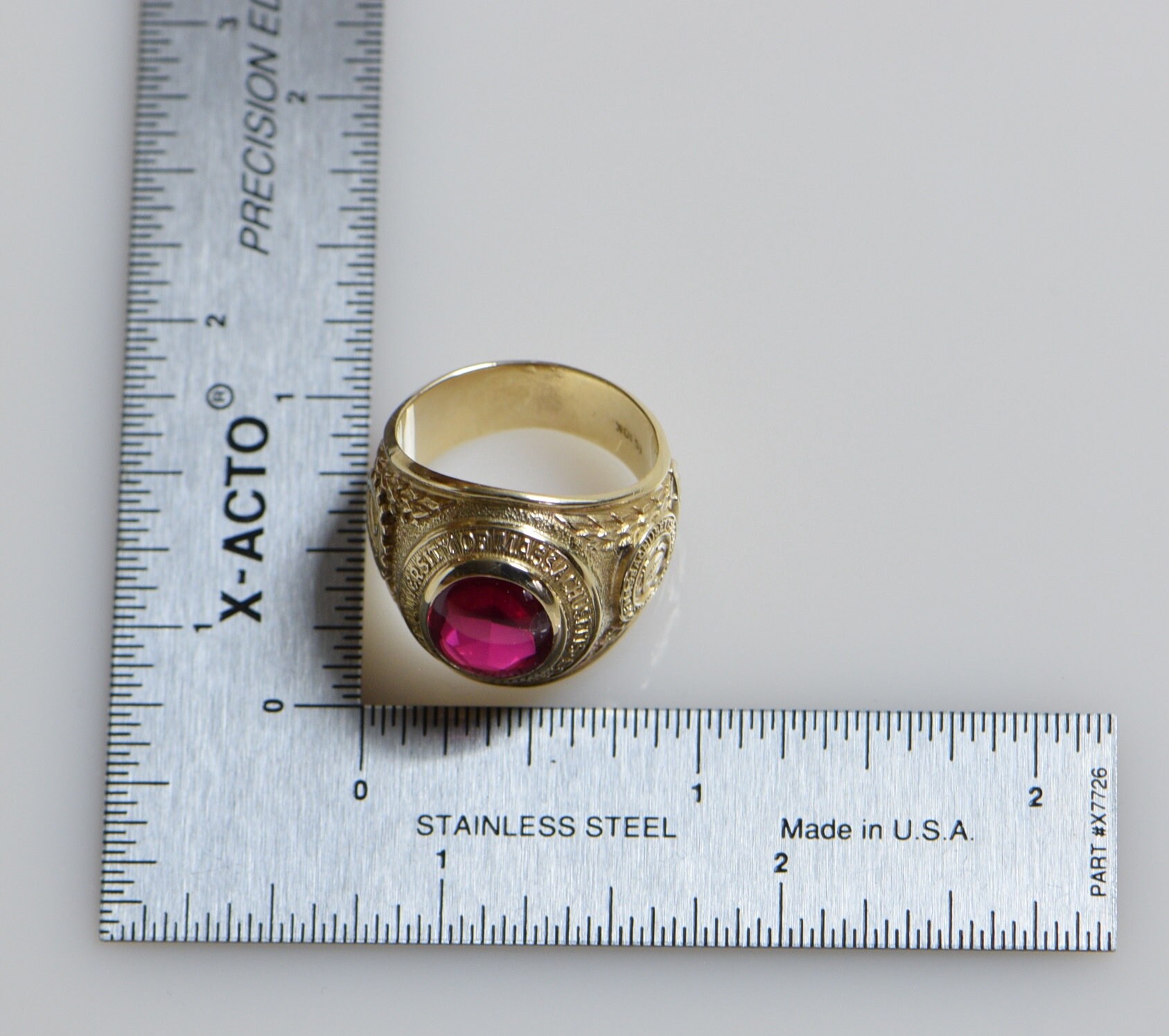 10K Yellow Gold University of Massachusetts Amherst Class Ring | Etsy