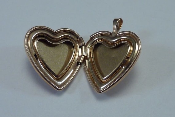 10K Yellow Gold Heart Shaped Locket Engraved "MOM" - Gem