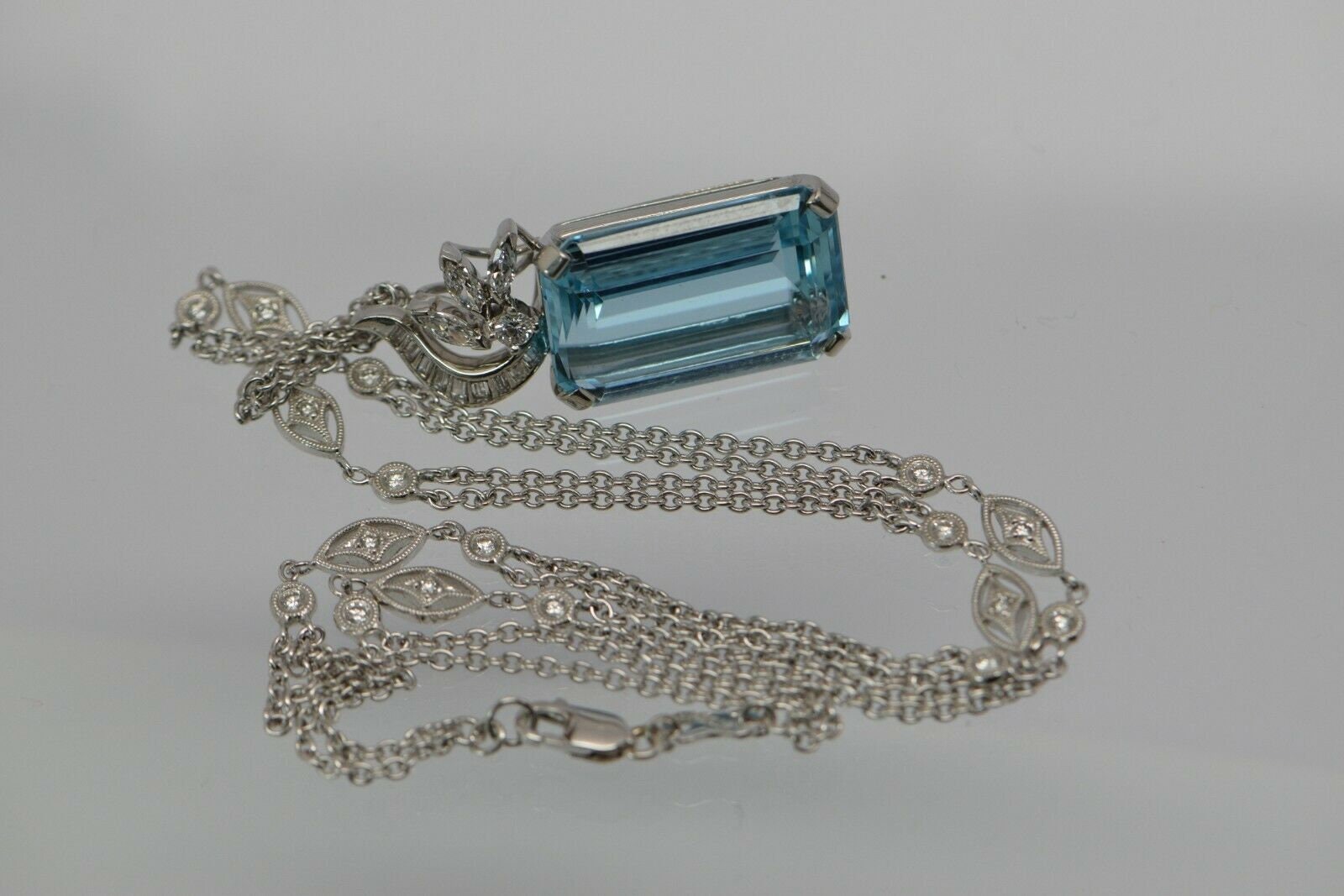 Aquamarine pendant tiffany store