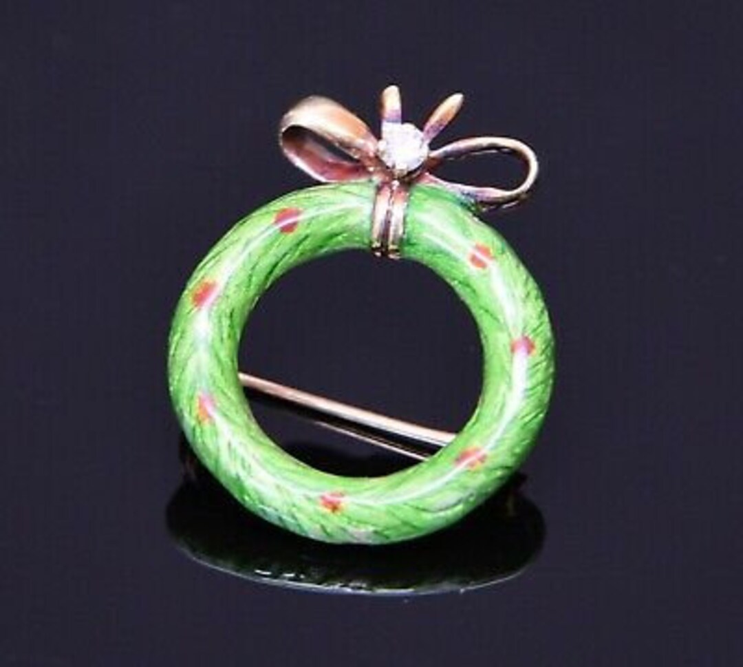 14K Yellow Gold Enamelled Wreath Pin With 20 Point Diamond Set Bow ...