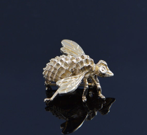 14K Yellow Gold Bee Pin, Circa 1970 - Gem