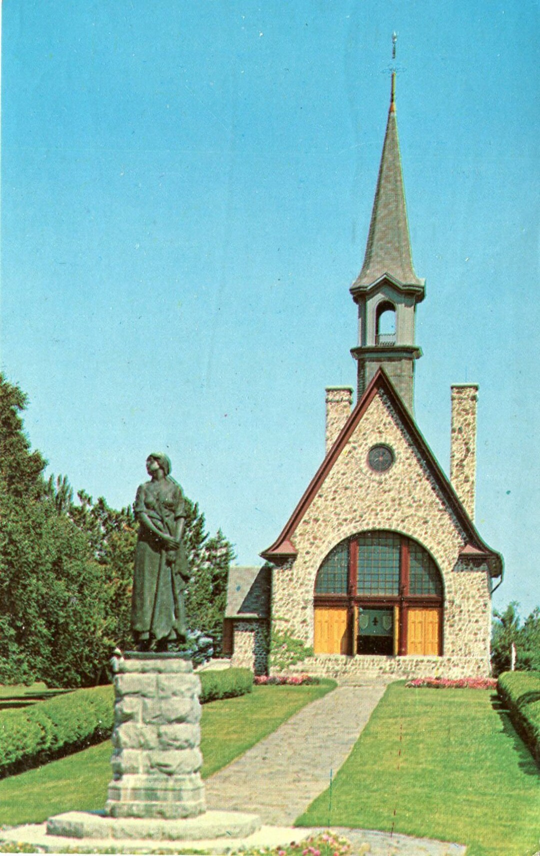 Postcard Vintage HISTORIC EVANGELINE MEMORIAL Church & Statue of ...