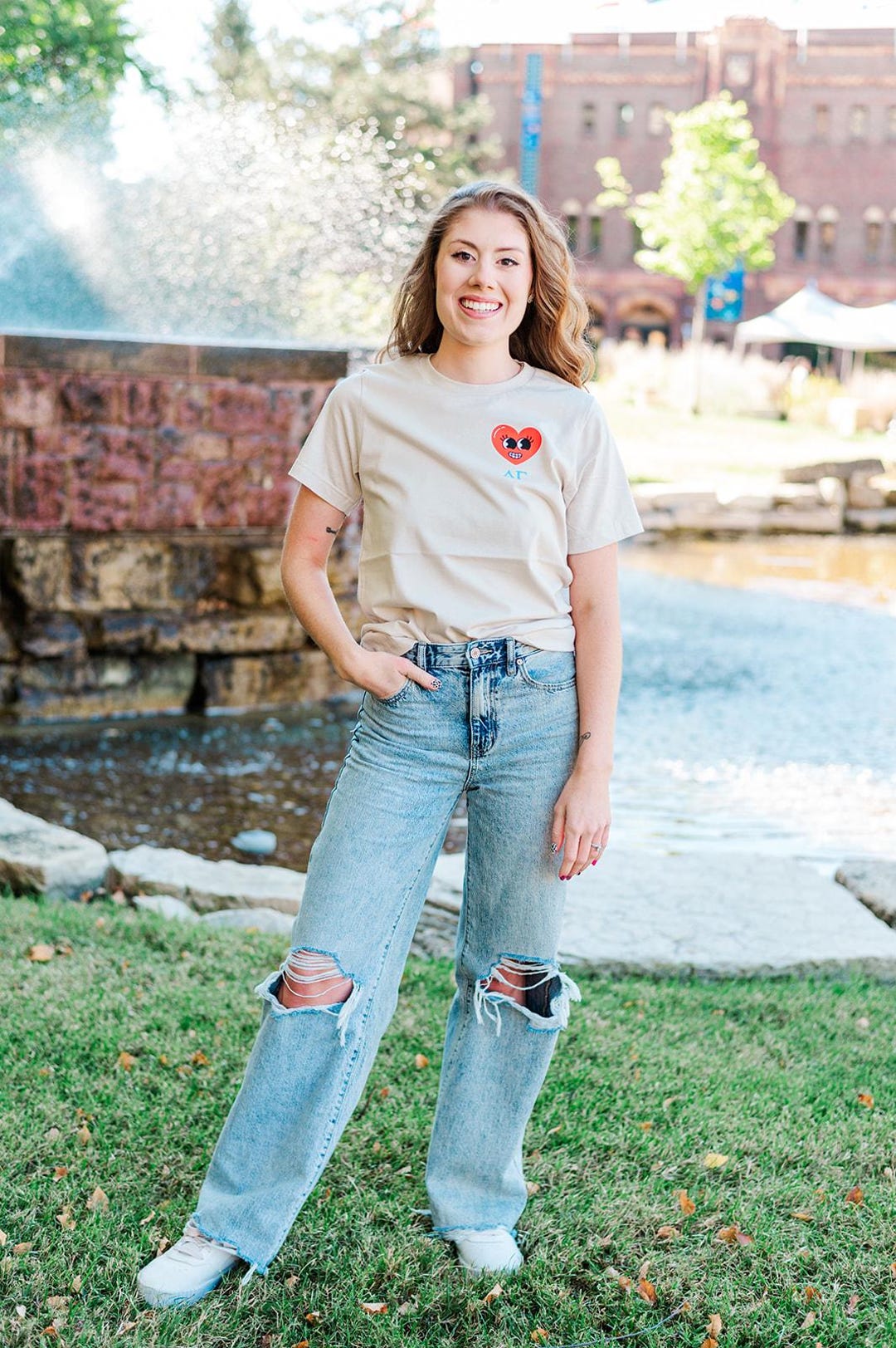 Delta Gamma Vintage Heart T-shirt - Front & Back Design, Trendy ...