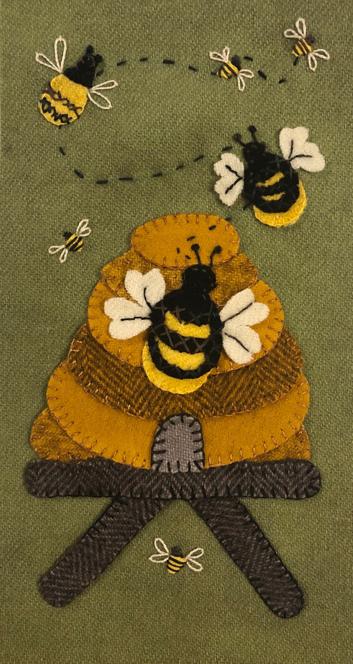 Spring Bees, Wool Applique, Digital Download - Etsy