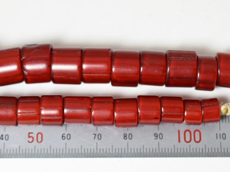 70 String of Antique Dark Red Ultra-thick Ring-cut White Hearts Beads ...
