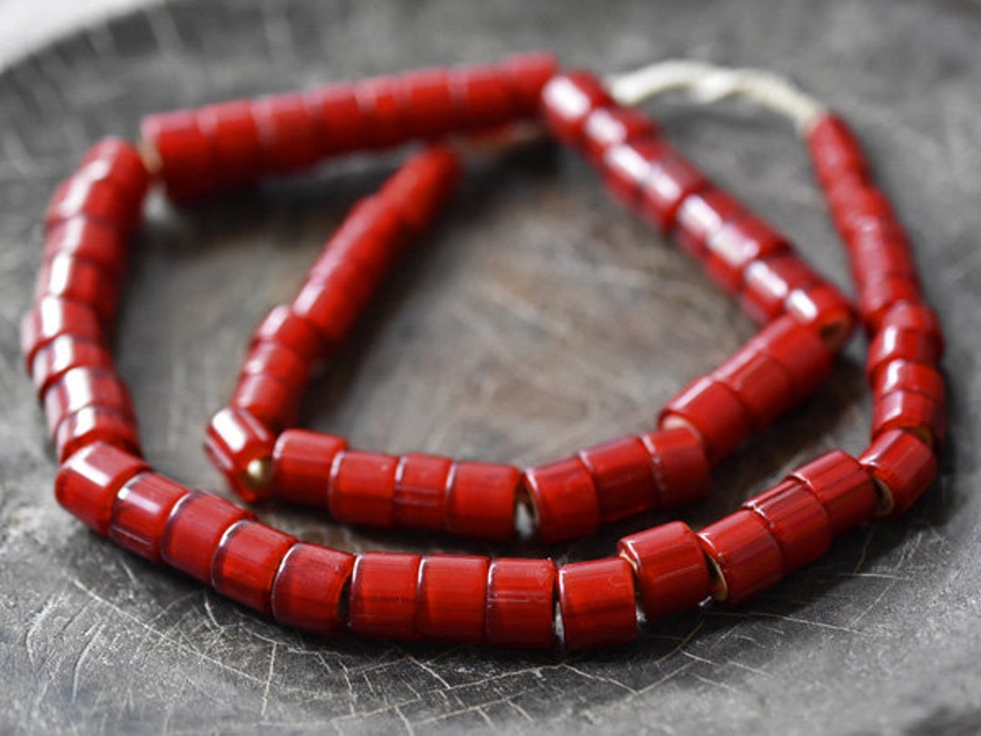 70 String of Antique Dark Red Ultra-thick Ring-cut White Hearts Beads ...