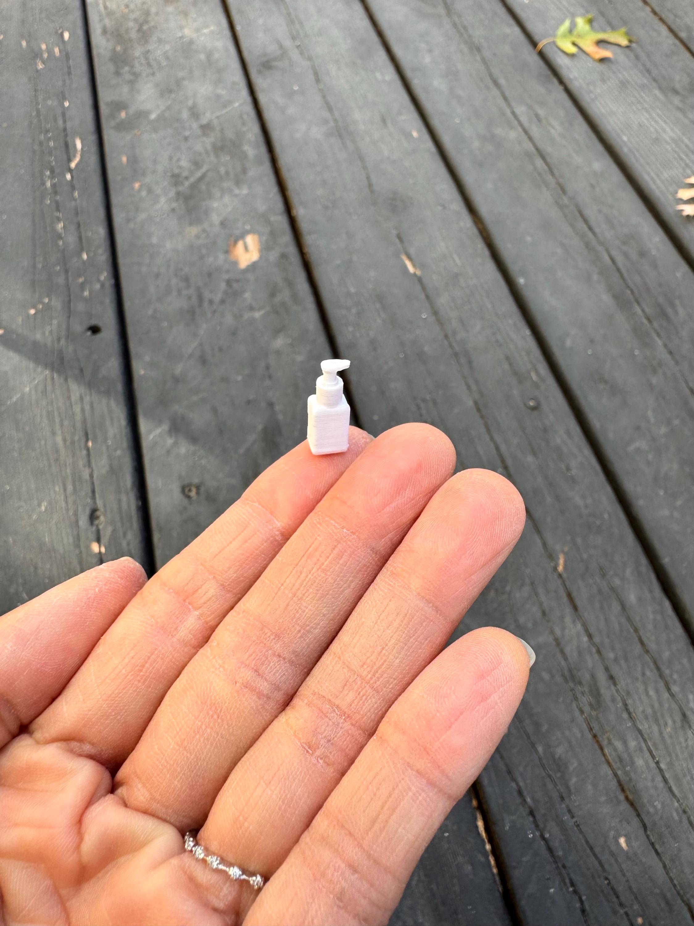 Unpainted Unlabeled DIY 1:12 Miniature Dollhouse Pump Bottle Lotion ...
