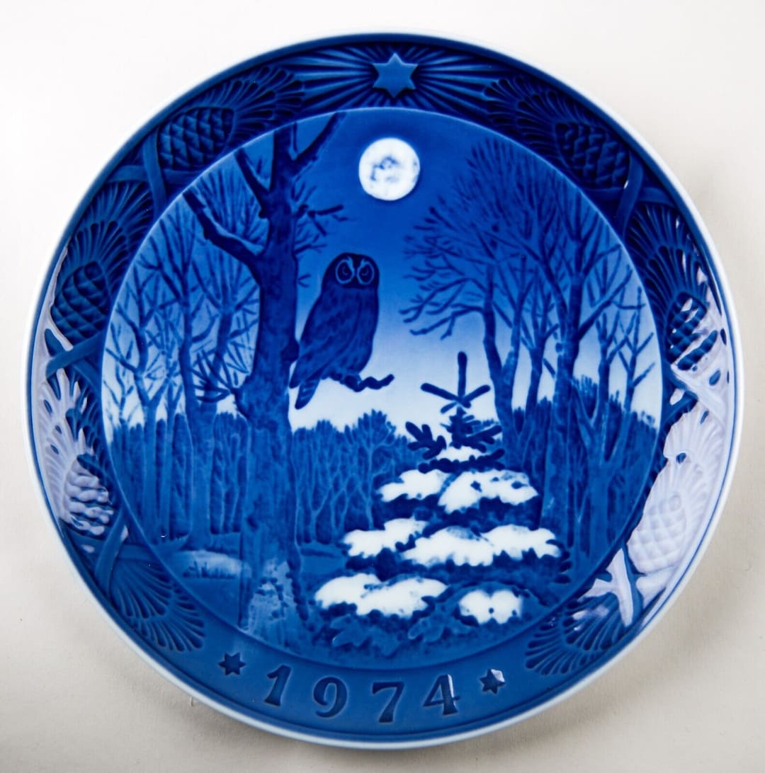 Royal Copenhagen Annual Blue Christmas Plate 1974 Winter Twilight ...