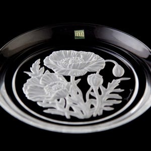 Hoya Flower of the Month Plate August Poppies Engraved Crystal - Etsy