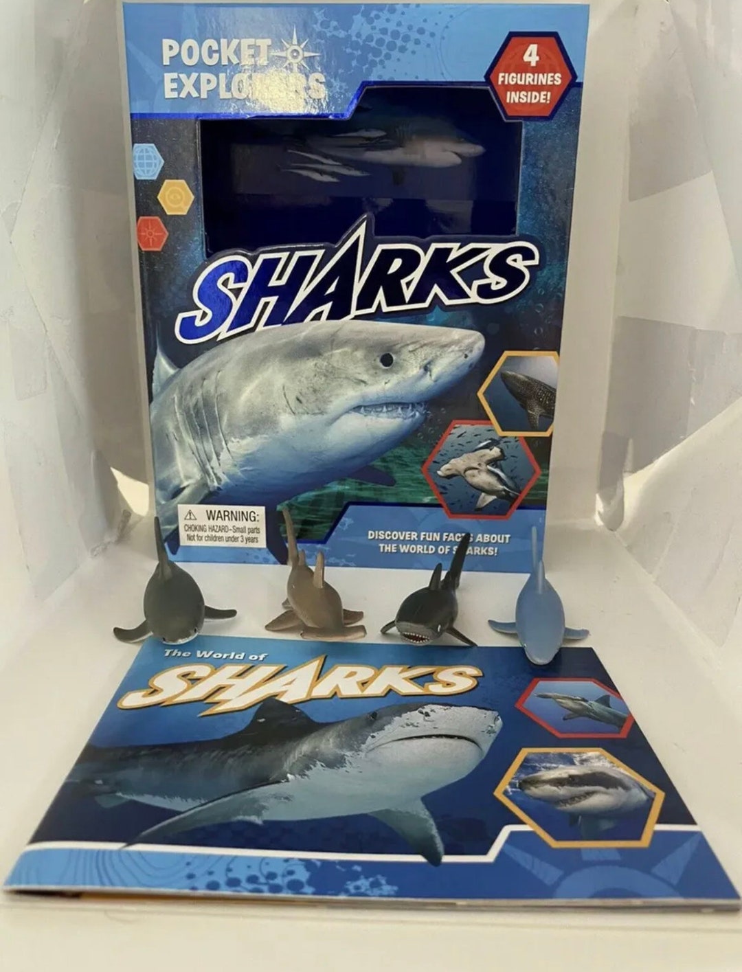 Sharks Pocket Explorers Fact Books With 4 Plastic Figures and a Booklet ...