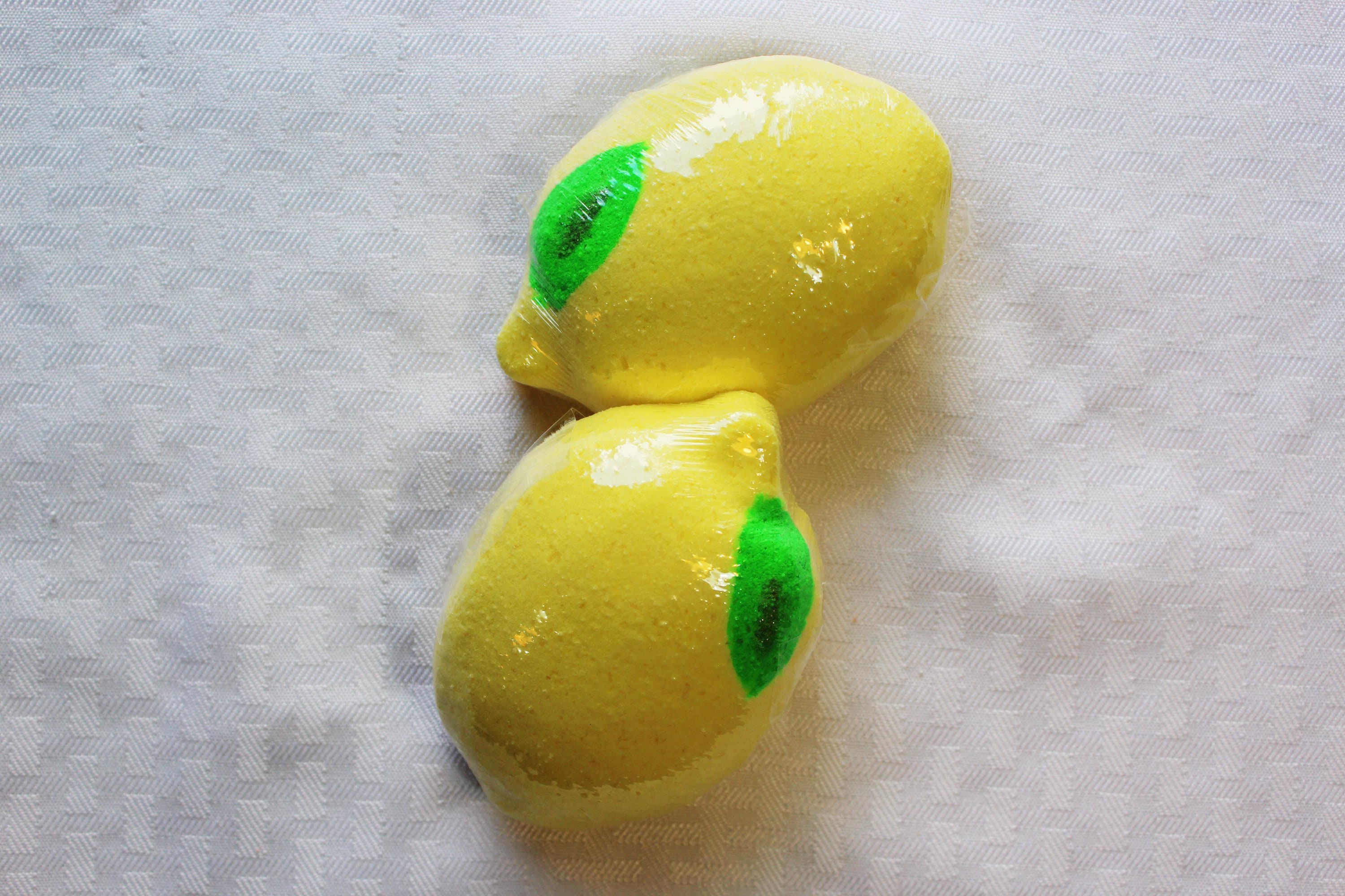 Meyer Lemon Fresh Lemon Bath Bomb // Bath Fizzy // Lemon Bath - Etsy
