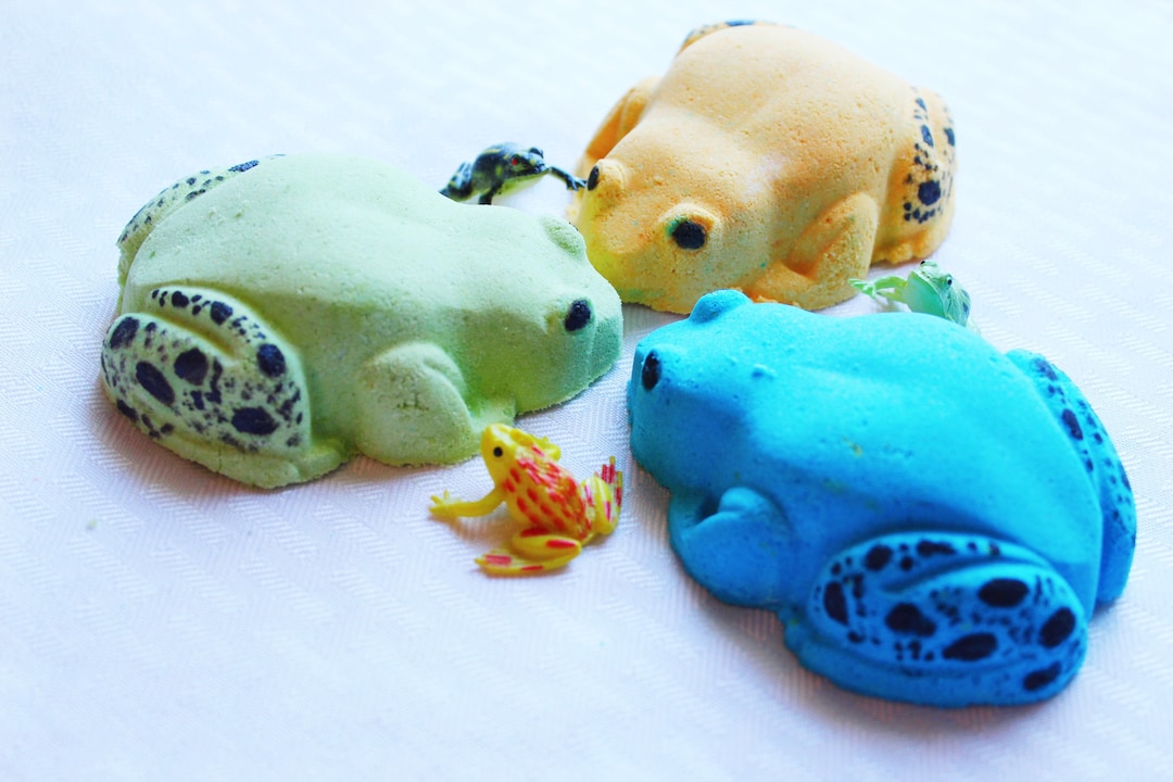 Hoppy Bath Surprise Frog Bath Bomb // Surprise Bath Bomb // Surprise ...