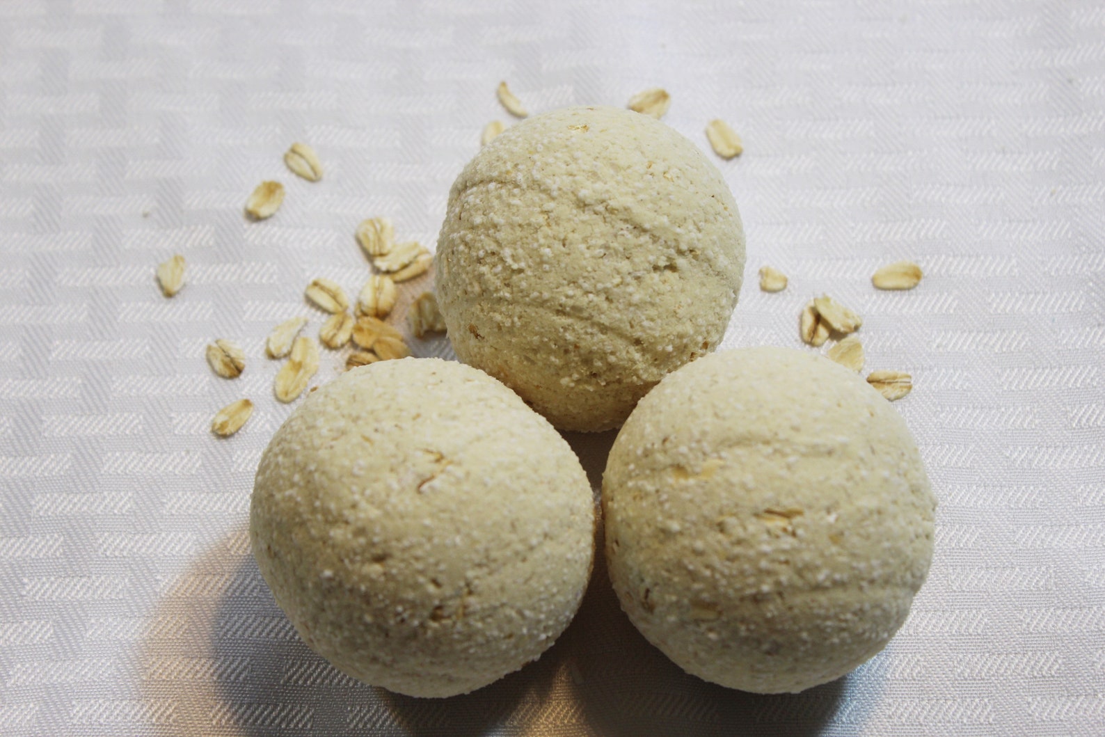 Butter Blaster Moisturizing Bitty Bomb Bath Bomb // Organic - Etsy