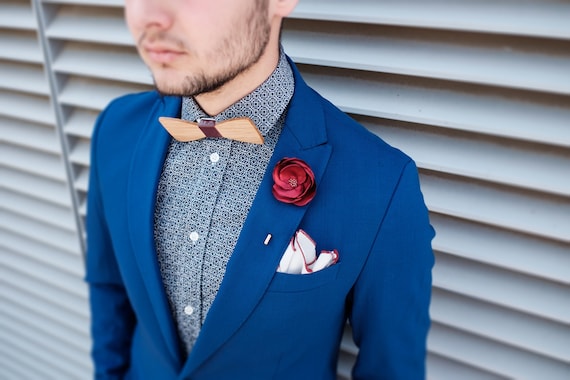Wedding suit lapel flower | Honestweddingadvice.com