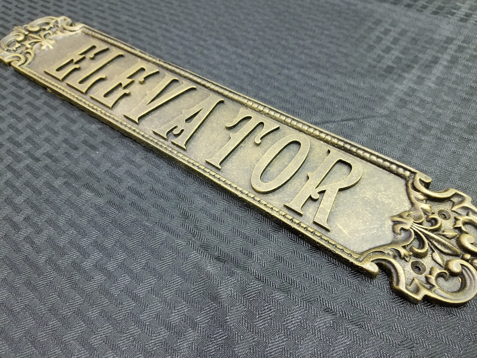 Custom Word Vintage Sign resin - Etsy