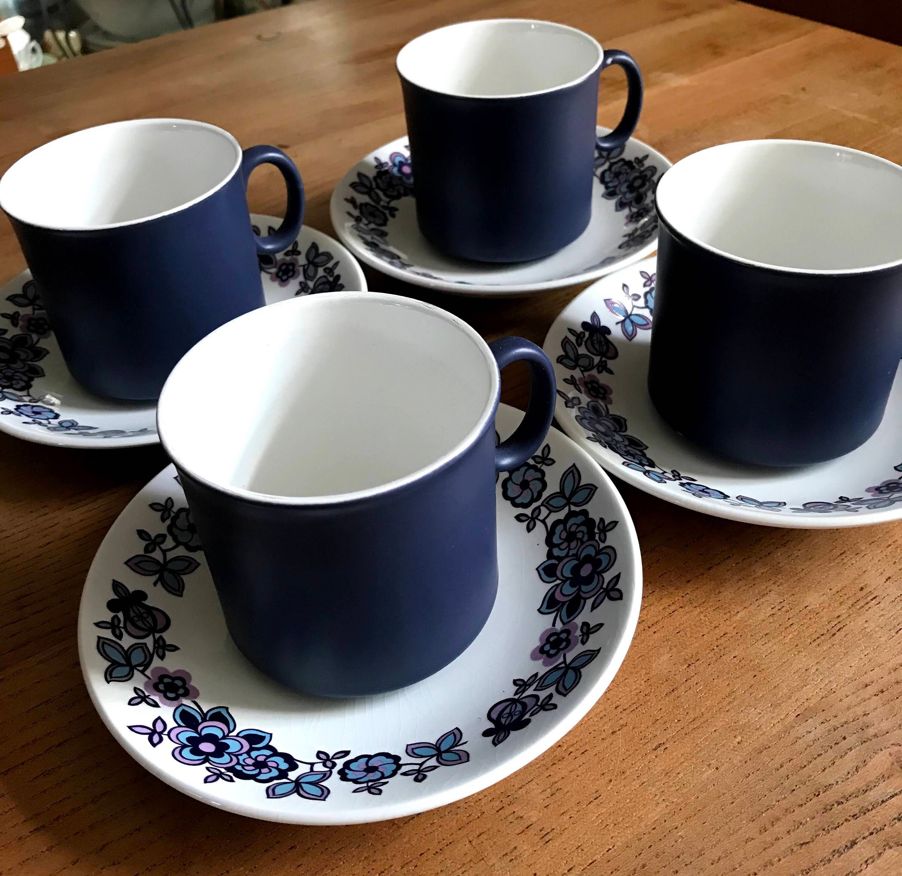 Sweet Set of Four 60s Retro Cups and Saucers Plus Extra Cup - Etsy