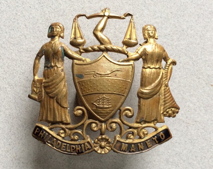 Vtg. Obsolete POLICE BADGE/ PHILADELPHIA Maneto / Hat Cap Motto of City ...